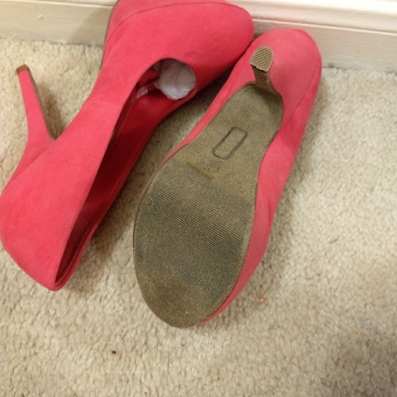 sheik Shoes | Shoes | Sexy Peach Colored Velvet Pump | Poshmark